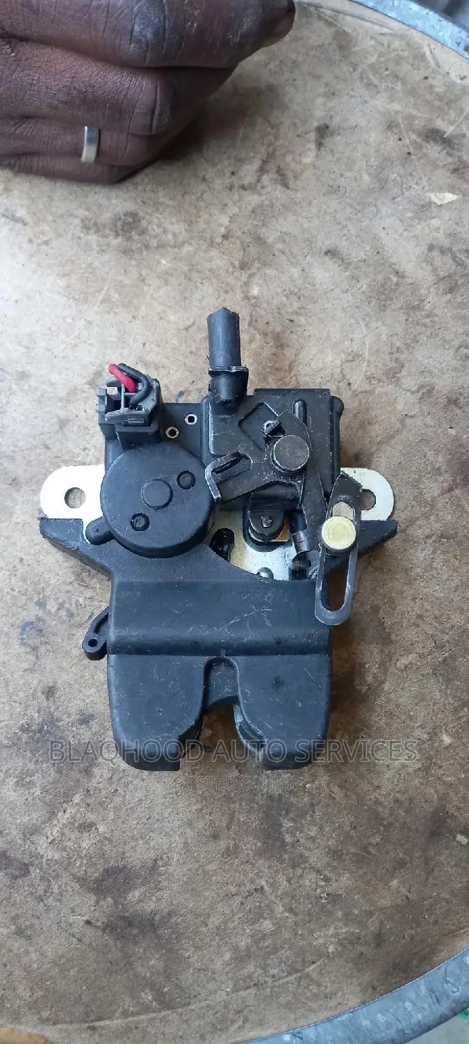 Hyundai Elantra 2011-2017 Boot Locker Available in Abossey Okai ...