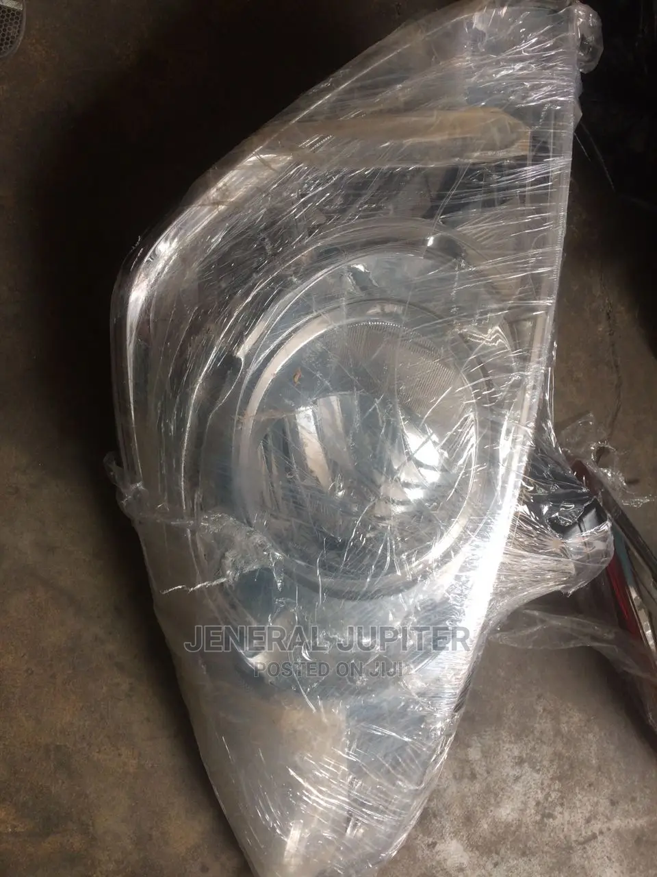 Hyundai H1/Starex Headlight Left. in Abossey Okai - Vehicle Parts ...