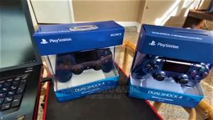 Game Controller Dualshock 4 Controller in Circle - Video Game Consoles ...