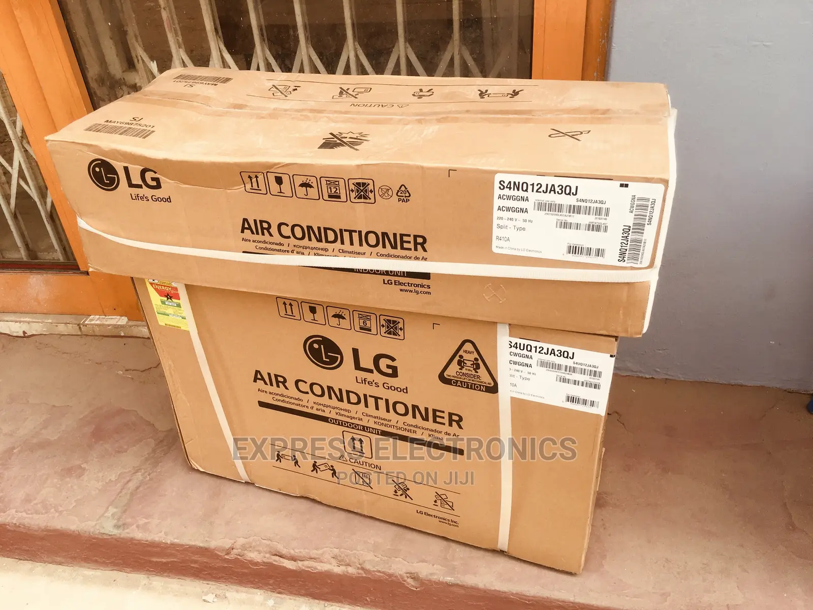 Slim and Simple Design 2hp R410 Gas ~White LG S4-18tzcaa AC in Adabraka ...