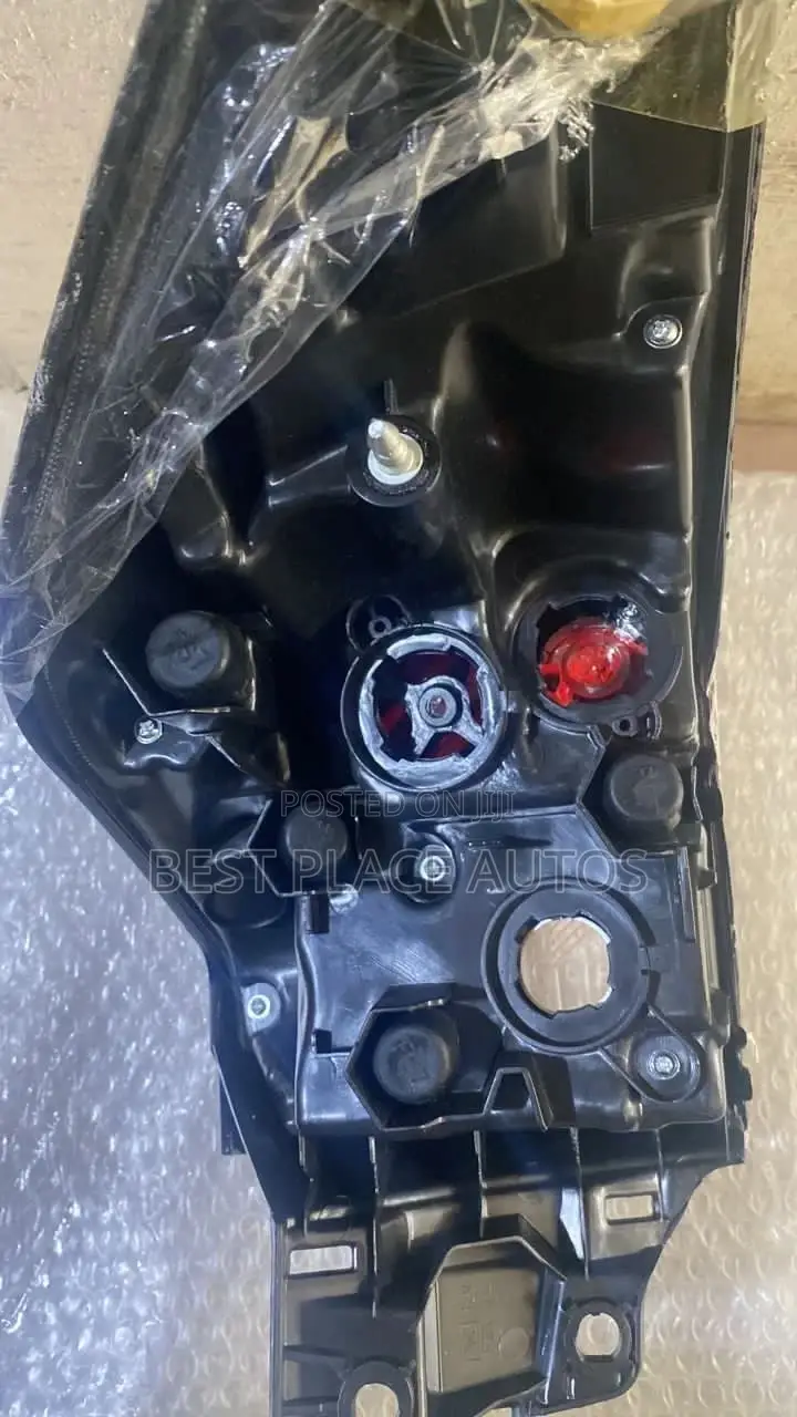 Toyota Rav4 2019/2020 Tail Light Set in Abossey Okai - Vehicle Parts ...