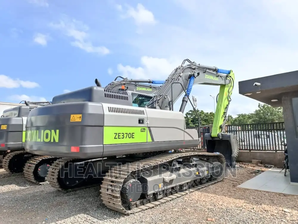 Brand New Zoomlion Excavator, ZE370E, (37 Tons) for Sale in Accra ...