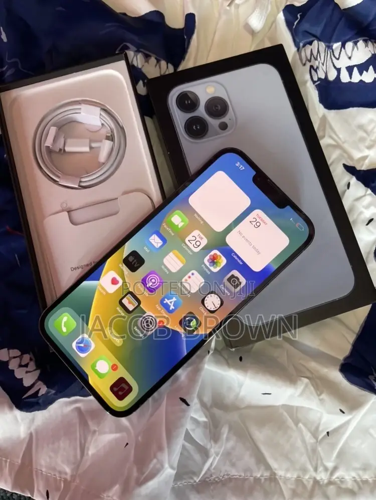 Apple iPhone 13 Pro Max 256 GB Blue in Accra Metropolitan - Mobile Phones, Jacob Brown | Jiji.com.gh
