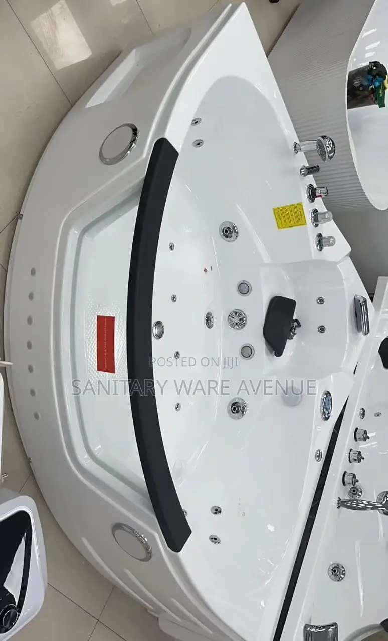 Jacuzzi - Corner Bathtub - Luxury Jacuzzi in Accra Metropolitan ...