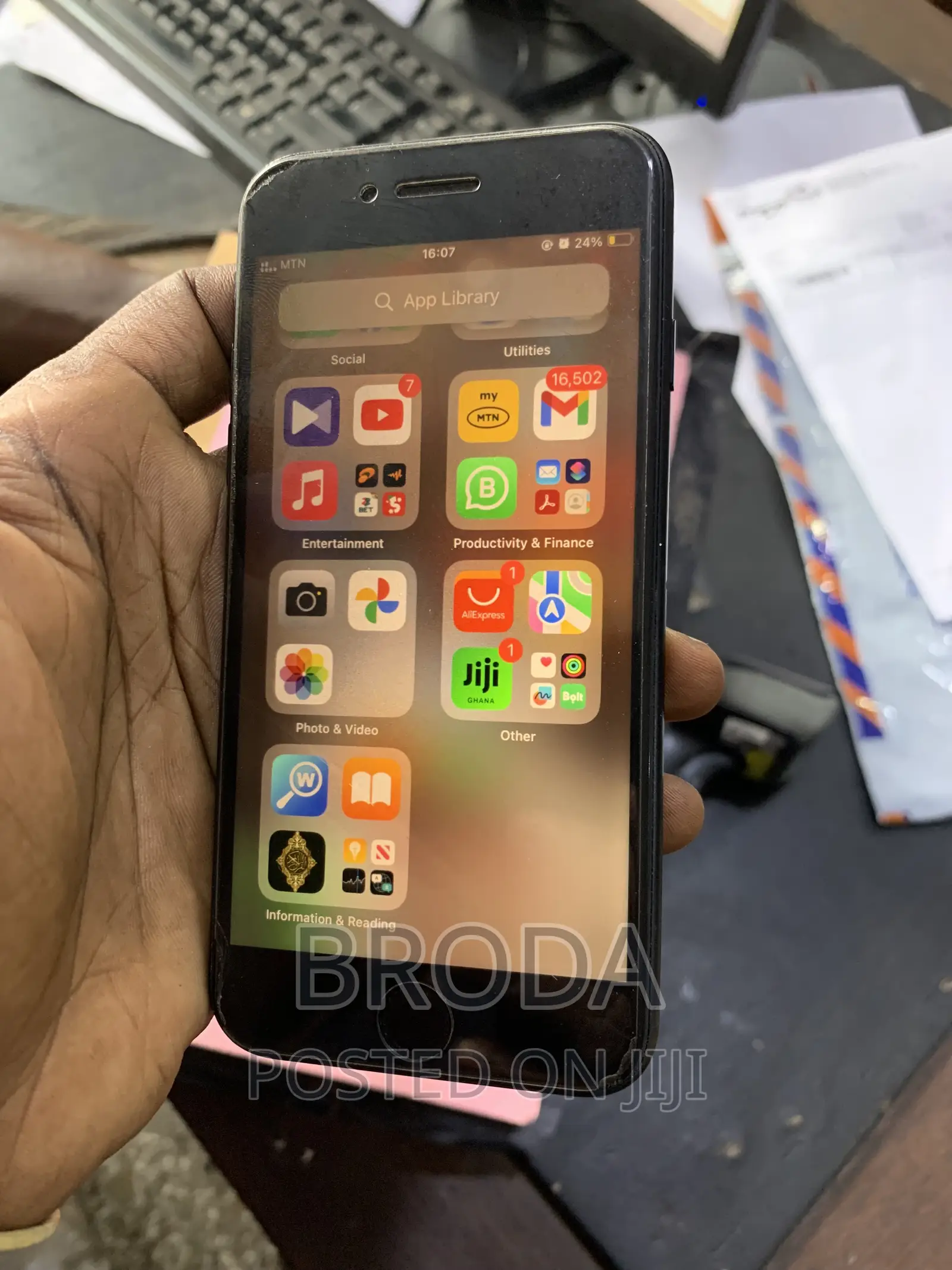 Apple iPhone SE (2022) 64 GB Black in Kumasi Metropolitan - Mobile ...