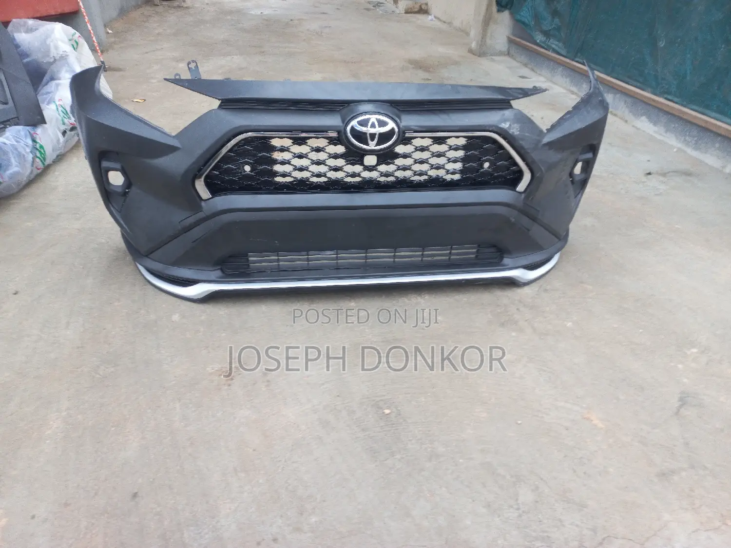 Rav 4 2023,2024 FRONT BUMPER COMPLETE With the Fog Lights in Abossey ...