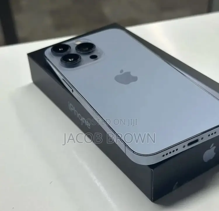 Apple iPhone 13 Pro Max 256 GB Blue in Accra Metropolitan - Mobile Phones, Jacob Brown | Jiji.com.gh