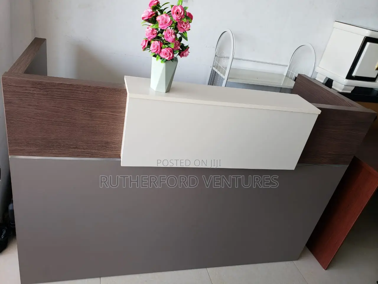 Executive Reception Desk in Sowutwuom - Furniture, Rutherford Ar ...