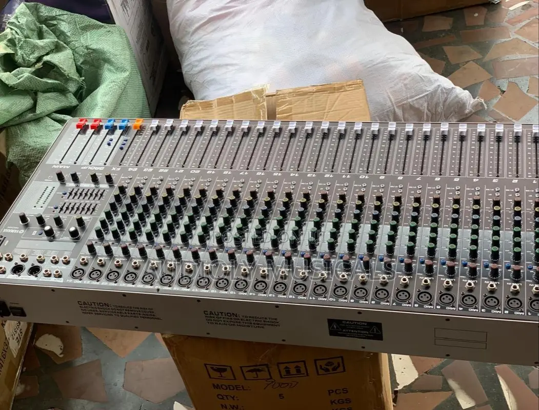 Yamaha SMX-2400 24channel Raw Mixer in Accra Metropolitan - Audio ...