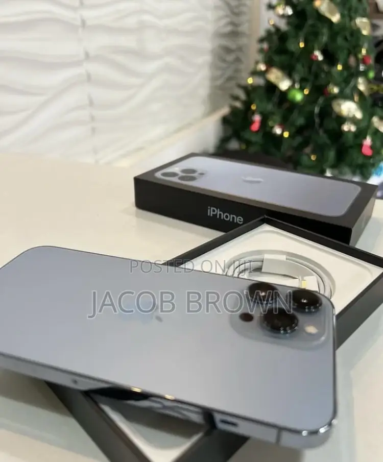 Apple iPhone 13 Pro Max 256 GB Blue in Accra Metropolitan - Mobile Phones, Jacob Brown | Jiji.com.gh