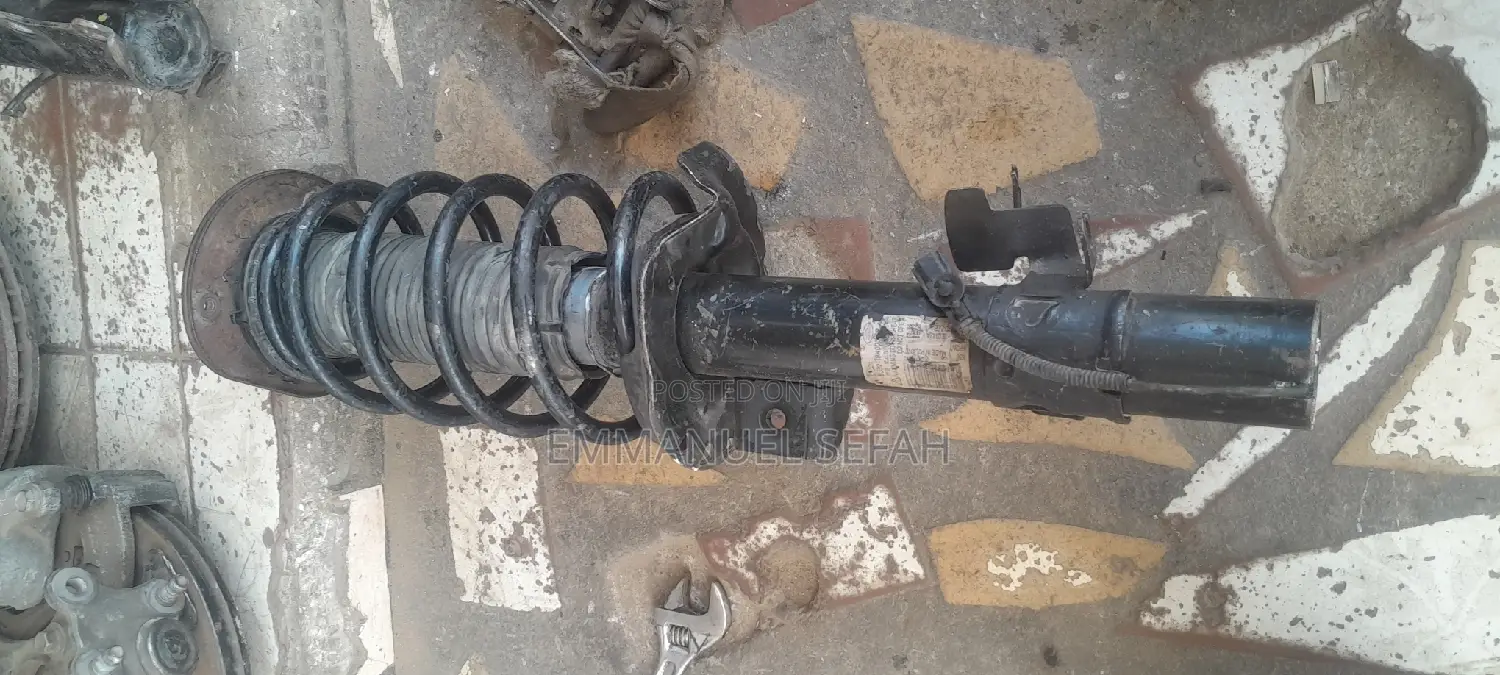 Range Rover Evoque Sensor Shock Absorber in Abossey Okai - Vehicle ...