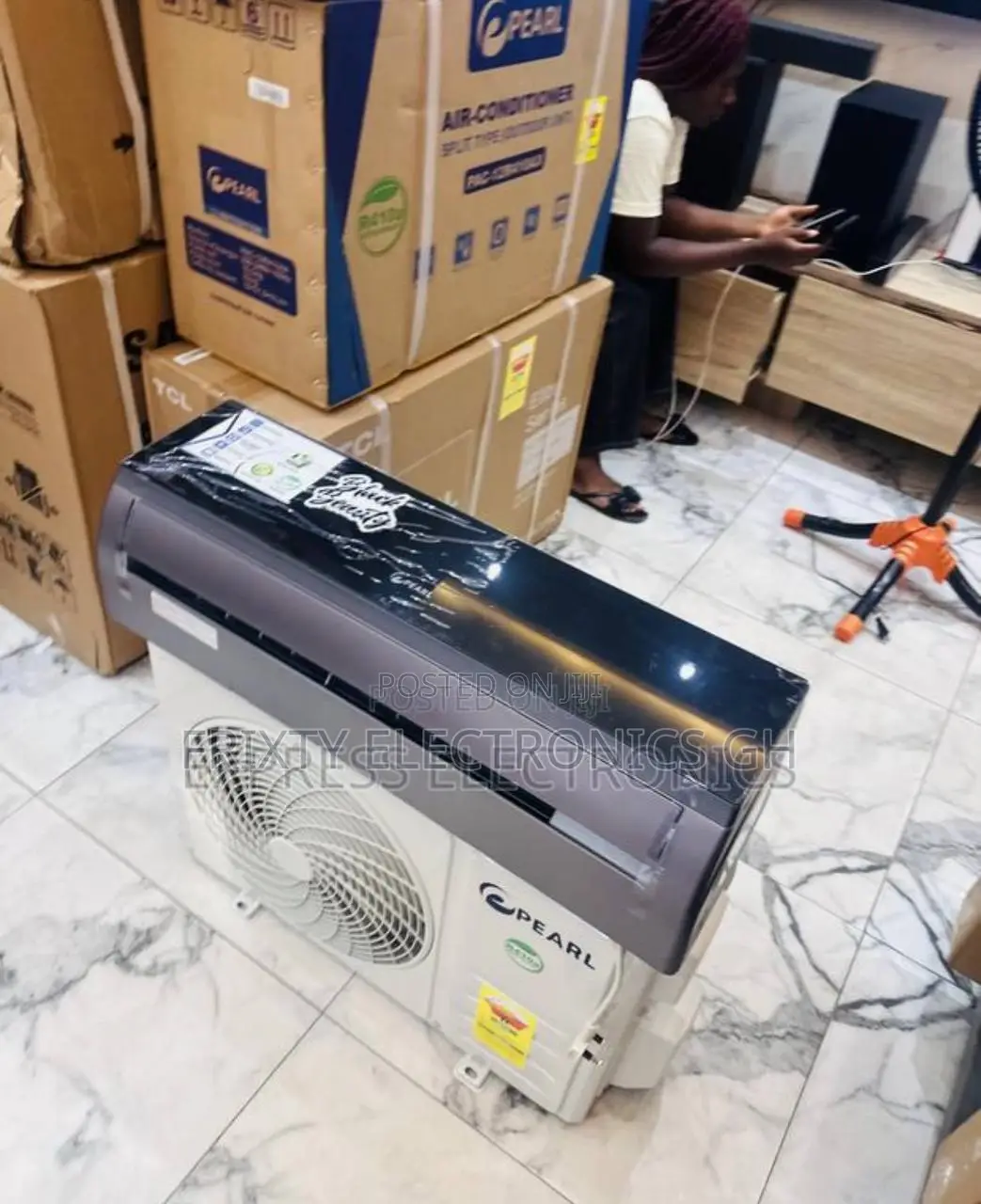 Perfect Pearl 1.5hp R410 Split Air Conditioner Mirror Black in Accra Metropolitan - Home ...