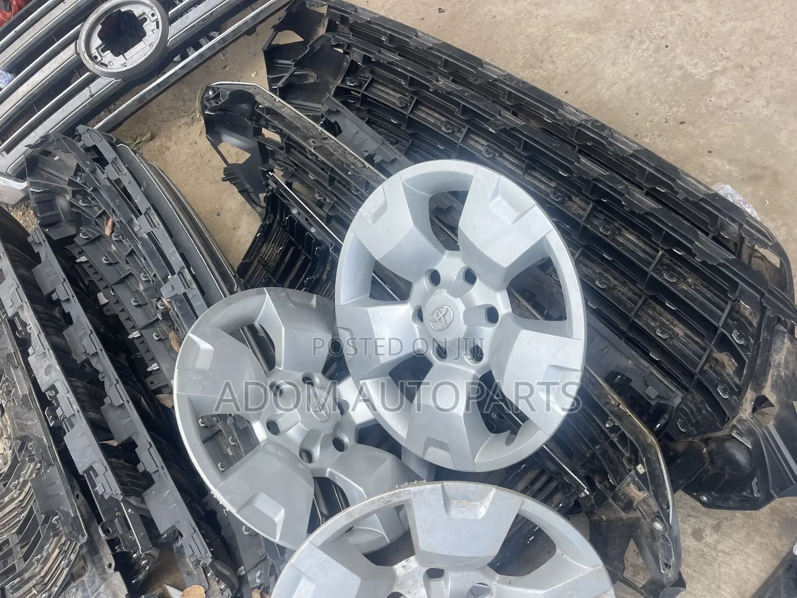 Toyota Hilux Fortuner Wheel Cap Cover Rim in Abossey Okai - Vehicle ...