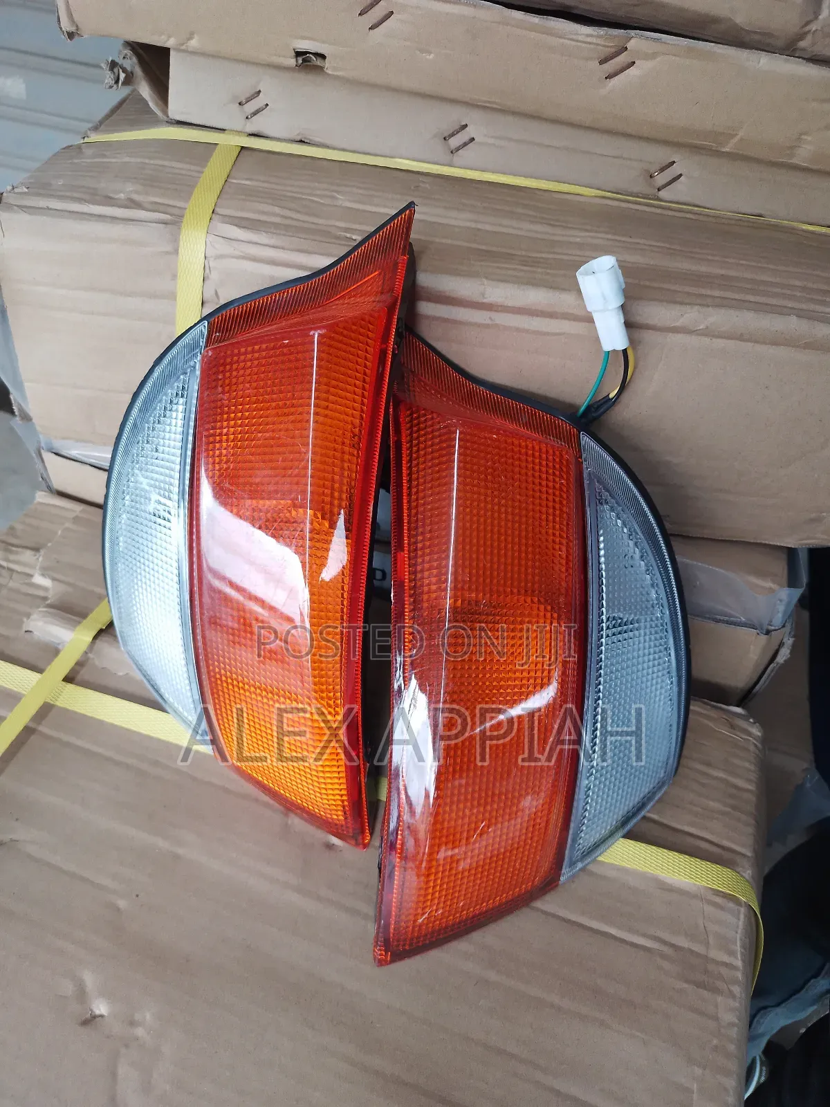 Toyota Hiace Fish Side Light in Abossey Okai - Vehicle Parts ...