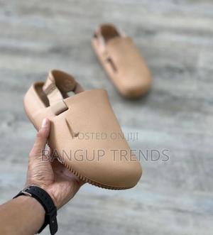 Nike Calm Mule Crocs Brown in Tema Metropolitan - Shoes, Bang-up ...