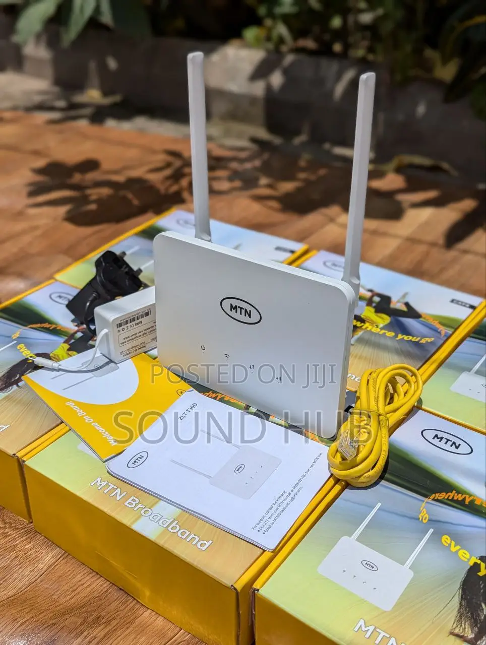 MTN Universal Broadband 4G Router + Backup Battery - White in Alajo - Networking Products, Sound ...