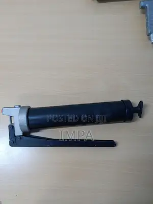 Manual Grease Gun: Lever-Grip Handle, Cartridge/Filler Pump in Takoradi ...