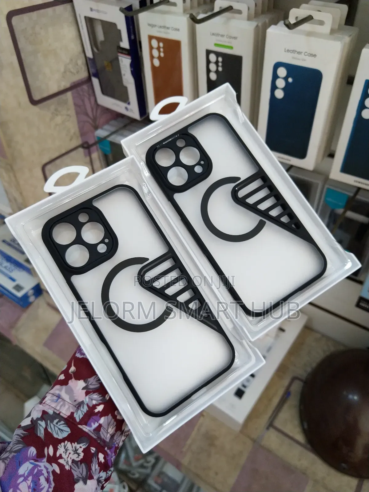 iPhone 16 / 16 Pro Max Butterfly Magsafe Case in Circle - Accessories ...