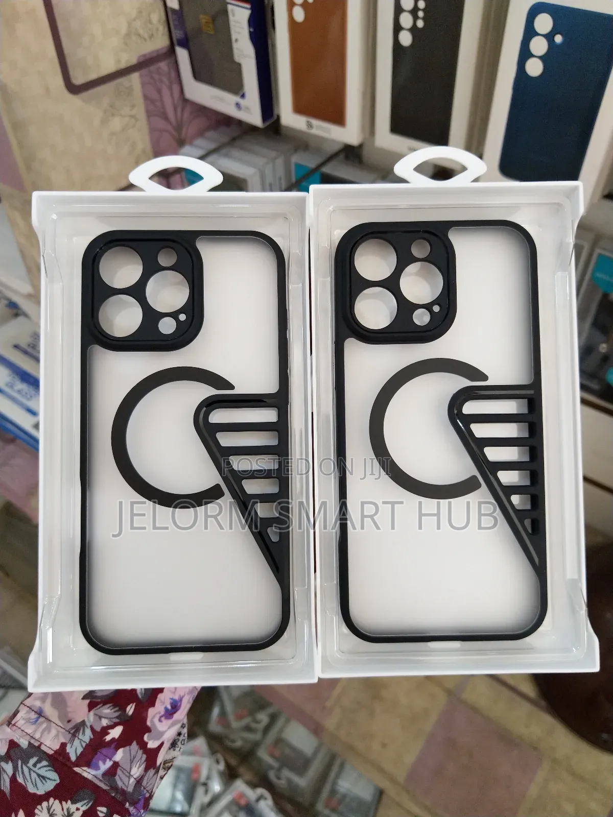 iPhone 16 / 16 Pro Max Butterfly Magsafe Case in Circle - Accessories ...