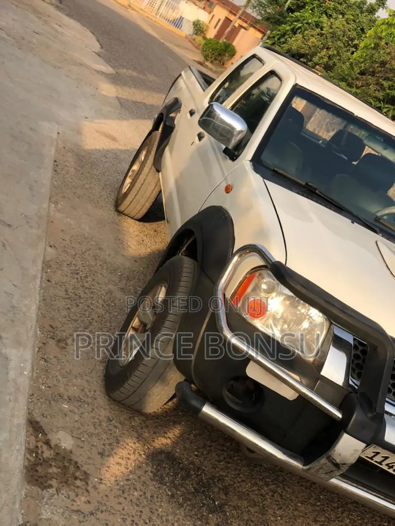 Nissan Hardbody 2010 White in Accra Metropolitan - Cars, Prince Bonsu ...