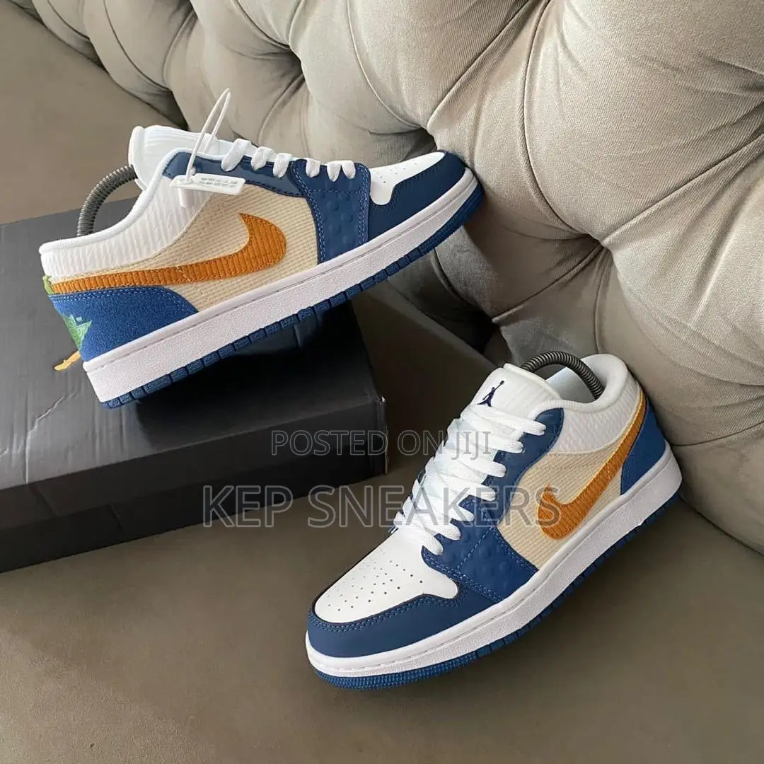 Air Jordan 1 Low SE Multi-Texture in Accra Metropolitan - Shoes, Ernest ...