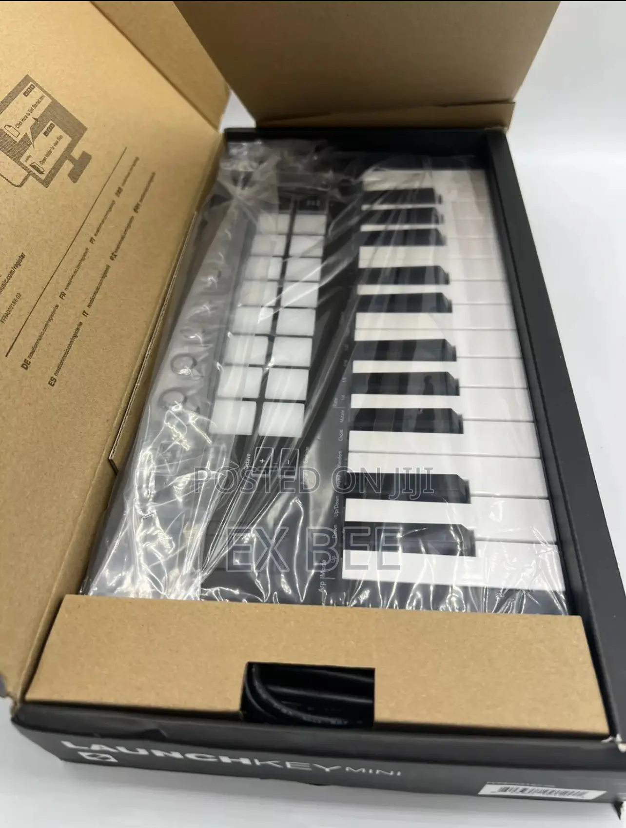 Novation Launchkey Mini MK3 25-Key Mini Keyboard Controller in East ...