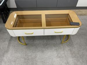 Modern and Classic Center Table in Tema Metropolitan - Furniture, God's ...