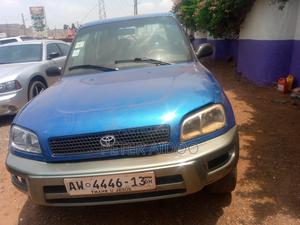 Toyota RAV4 2004 Blue in Lapaz - Cars, Peter Aidoo | Jiji.com.gh