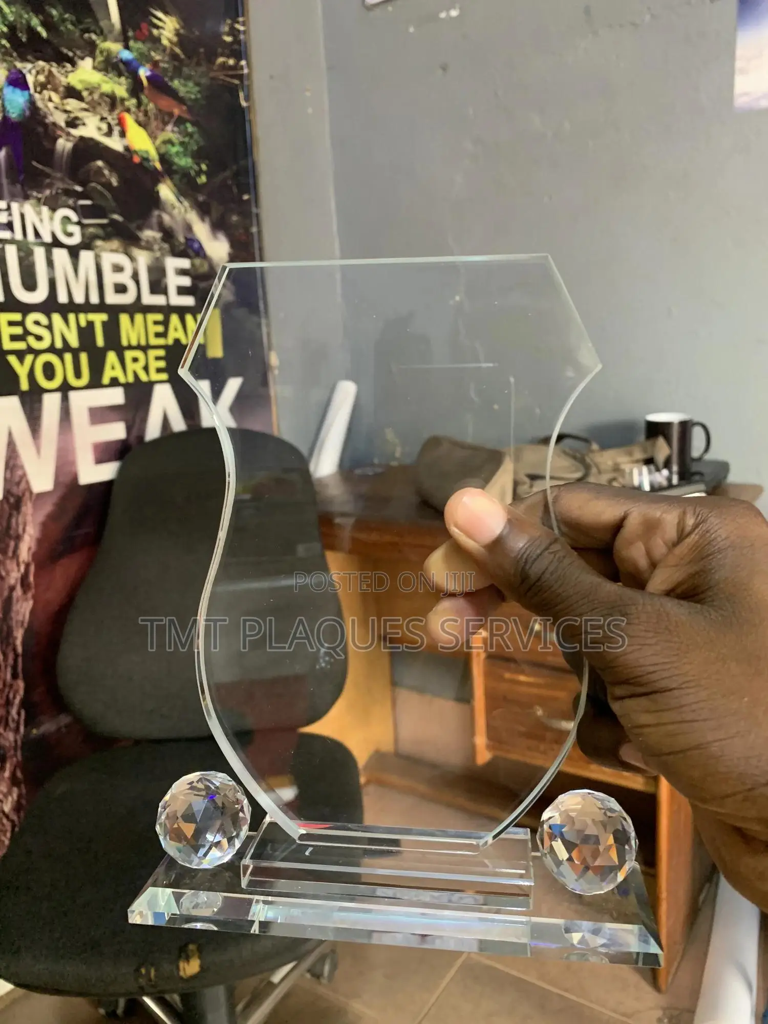 Rounded Shape Crystal Award Plaque in Lapaz - Arts & Crafts, Tmt ...