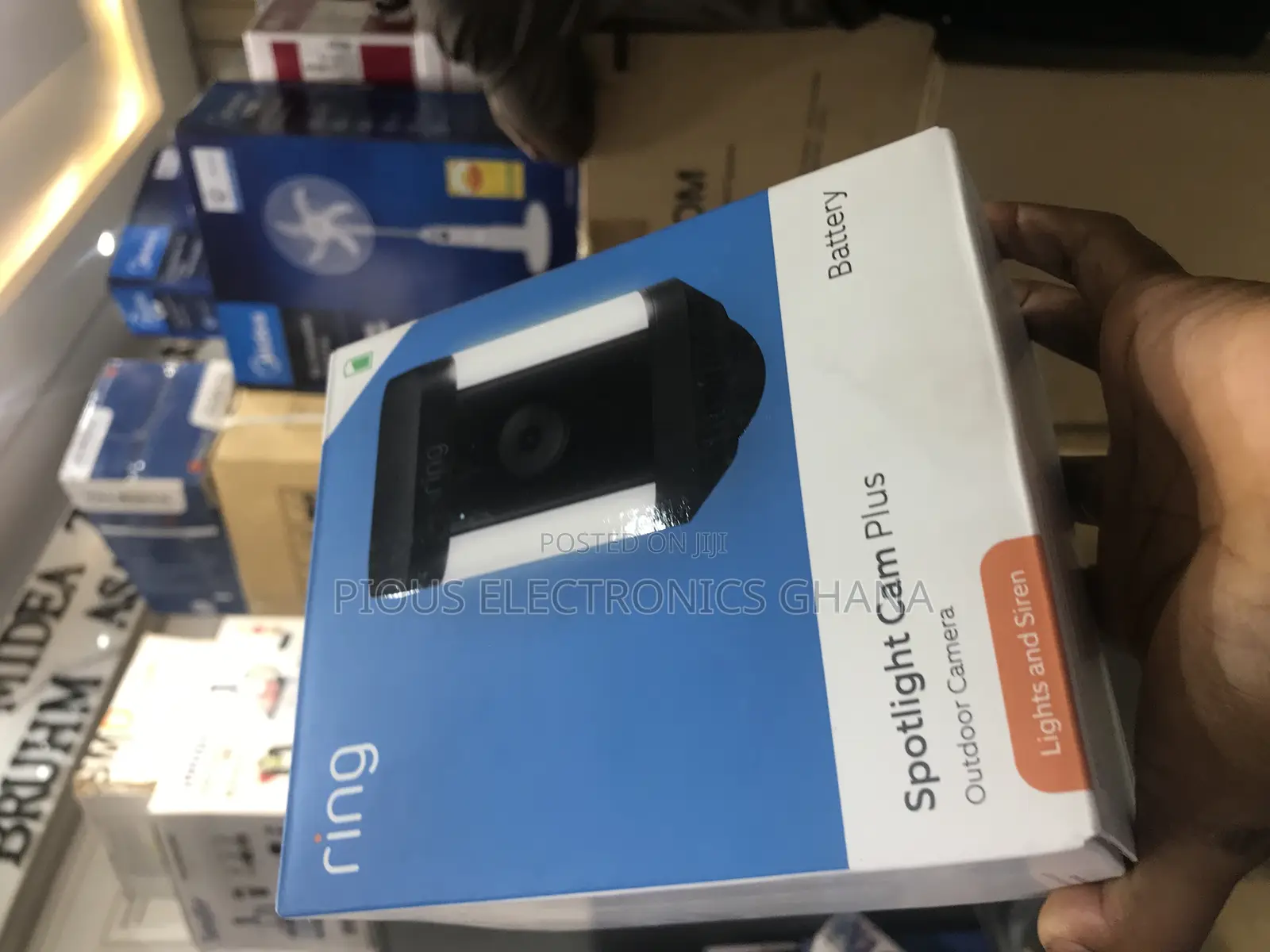 Confirm Portable Ring Spotlight Cam Plus Battery in Adabraka - Security ...