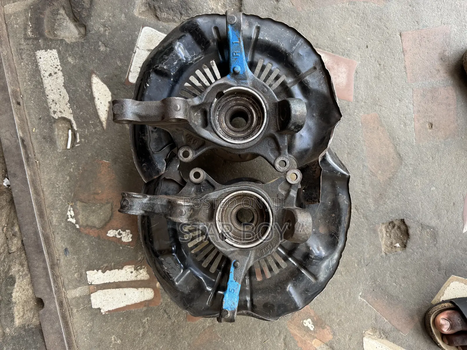 Toyota Highlander :2003 to 2016 Front Hub in Abossey Okai - Vehicle ...