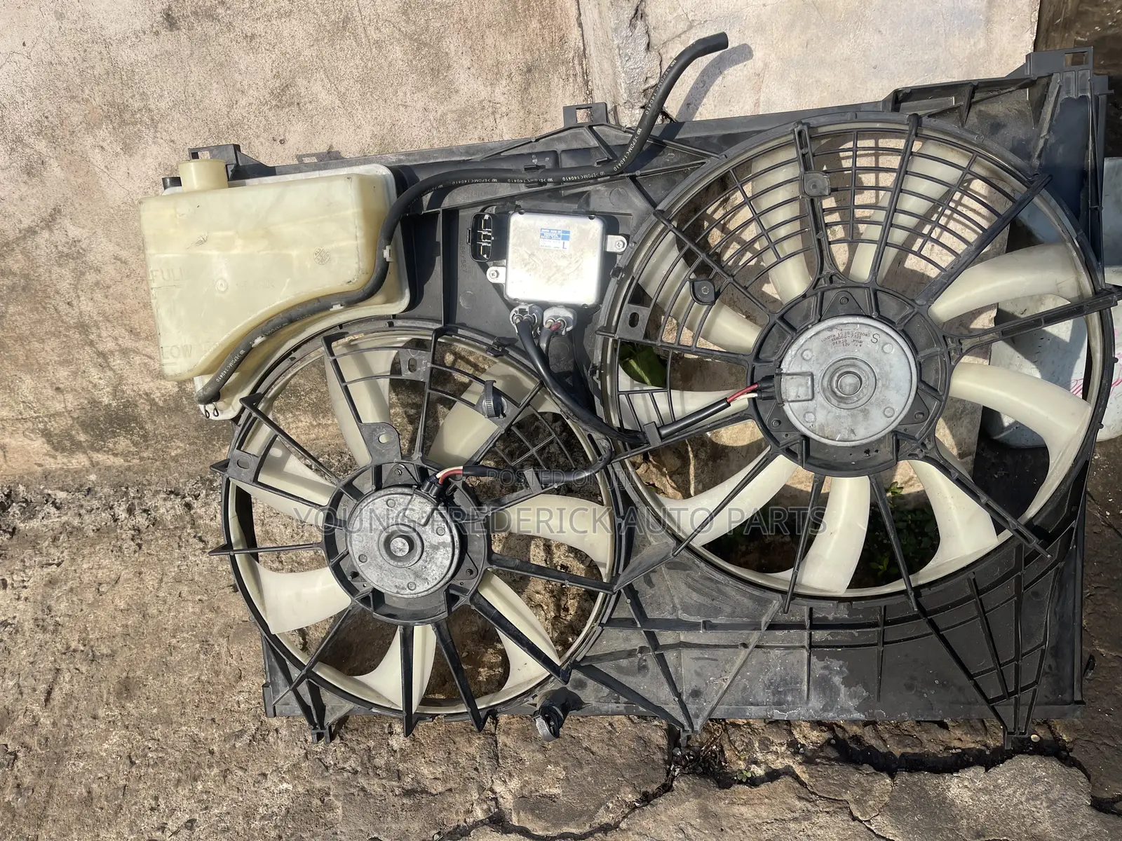 Toyota Highlander 2015 2016 2017 Radiator Fan in Abossey Okai - Vehicle ...