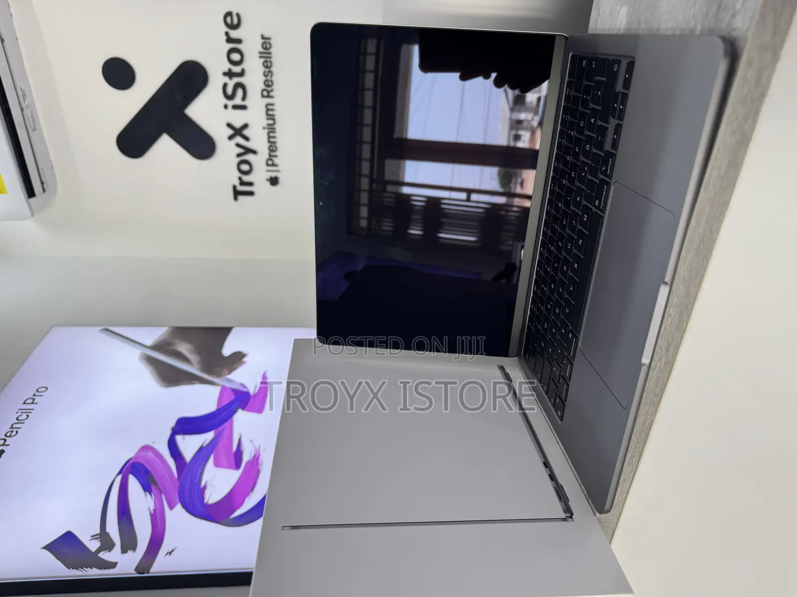 Laptop Apple MacBook Air 2022 M2 8GB Apple M2 SSD 256GB in Accra ...