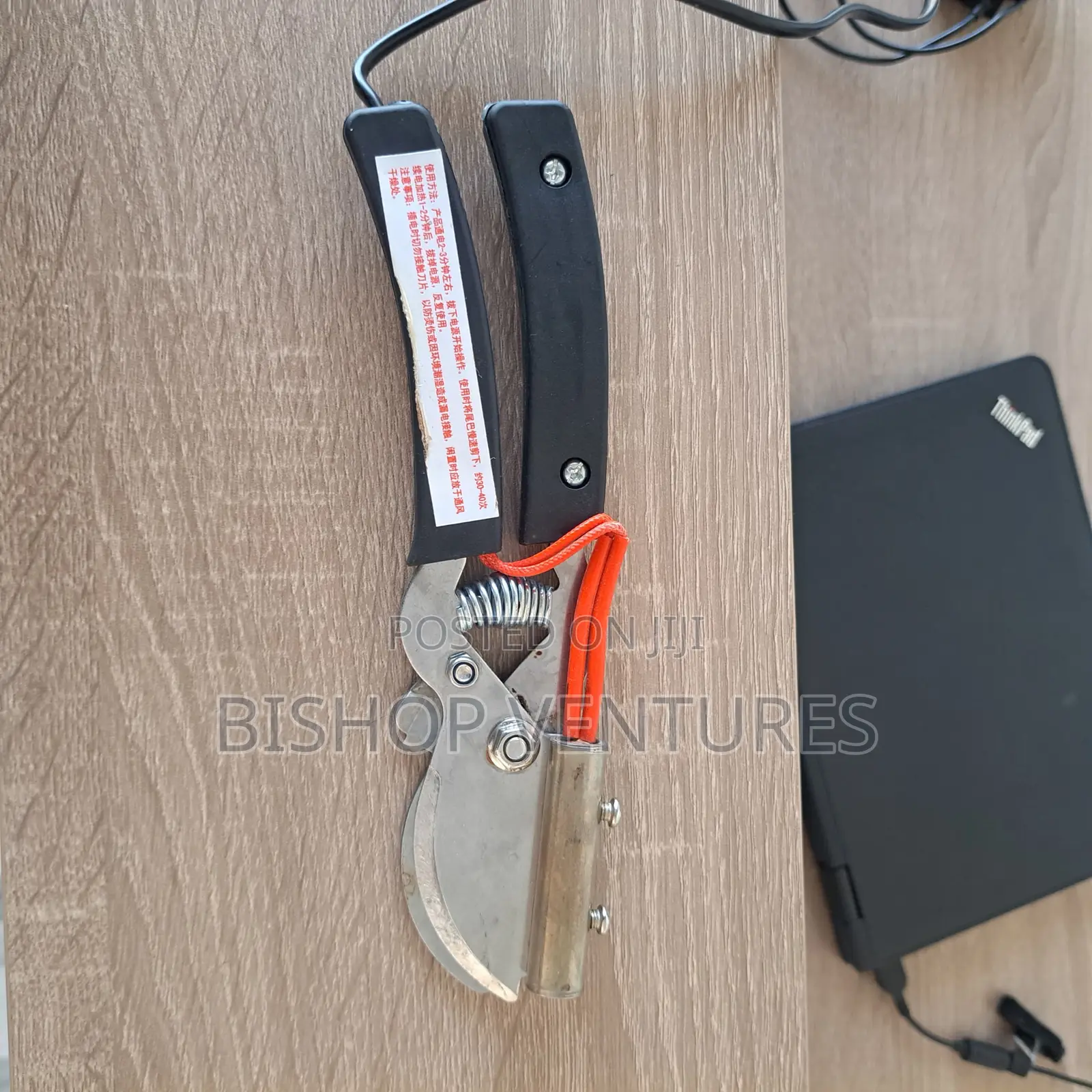 Electric Pig Tail Cutter and Debeaker in Taifa-Burkina - Farm Machinery ...