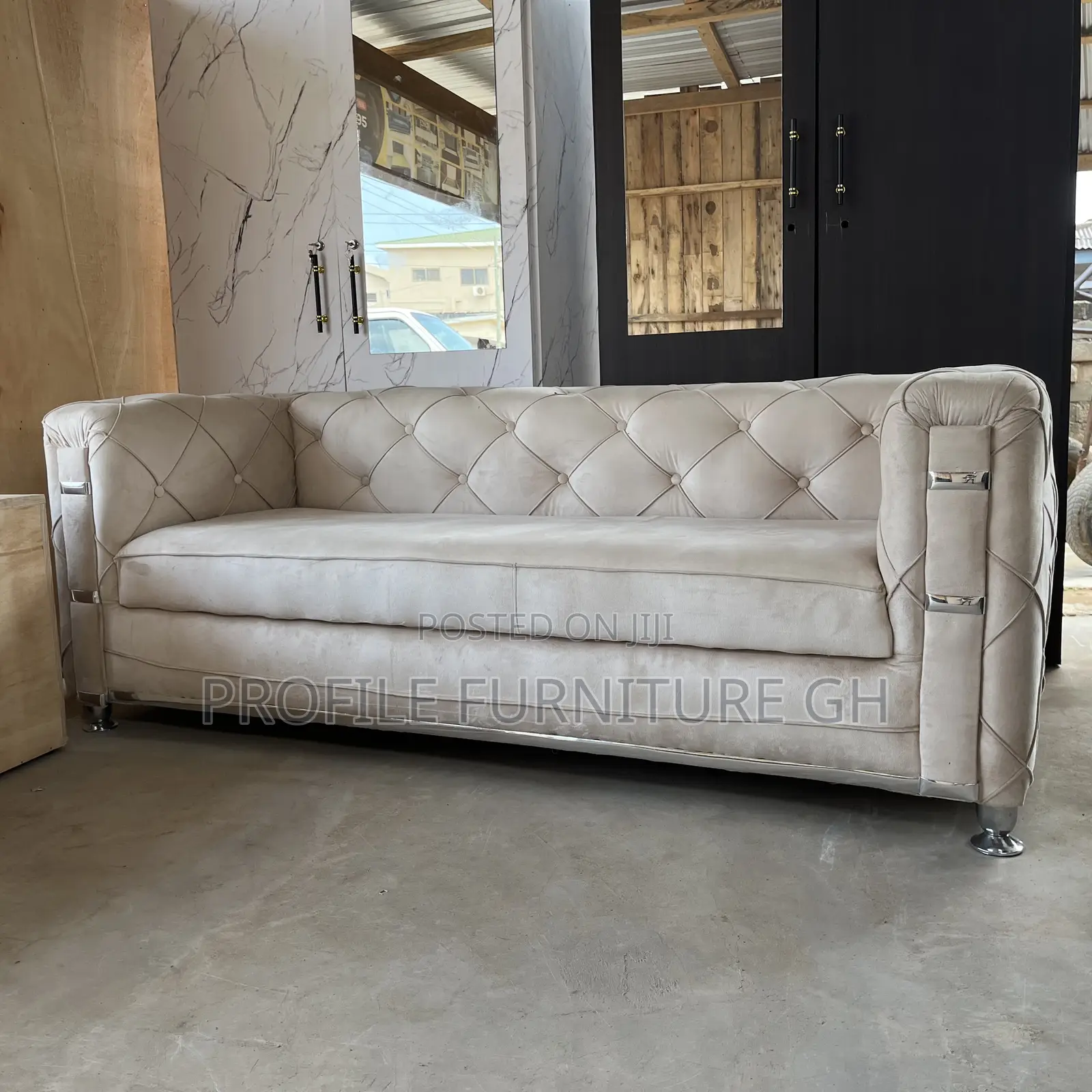 Cream Suede 3in1 Sofa// Luxurious And Durability in Lapaz - Furniture ...