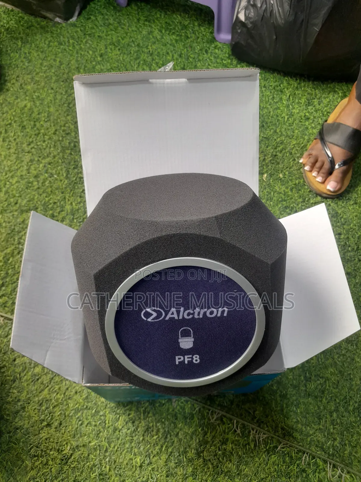 Simple Studio Microphone Screen in Accra Metropolitan - Audio & Music ...