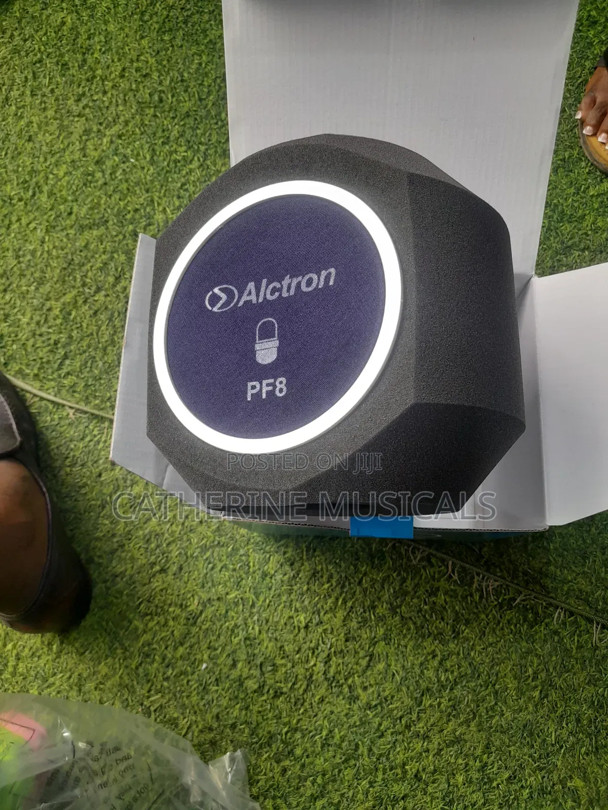 Simple Studio Microphone Screen in Accra Metropolitan - Audio & Music ...