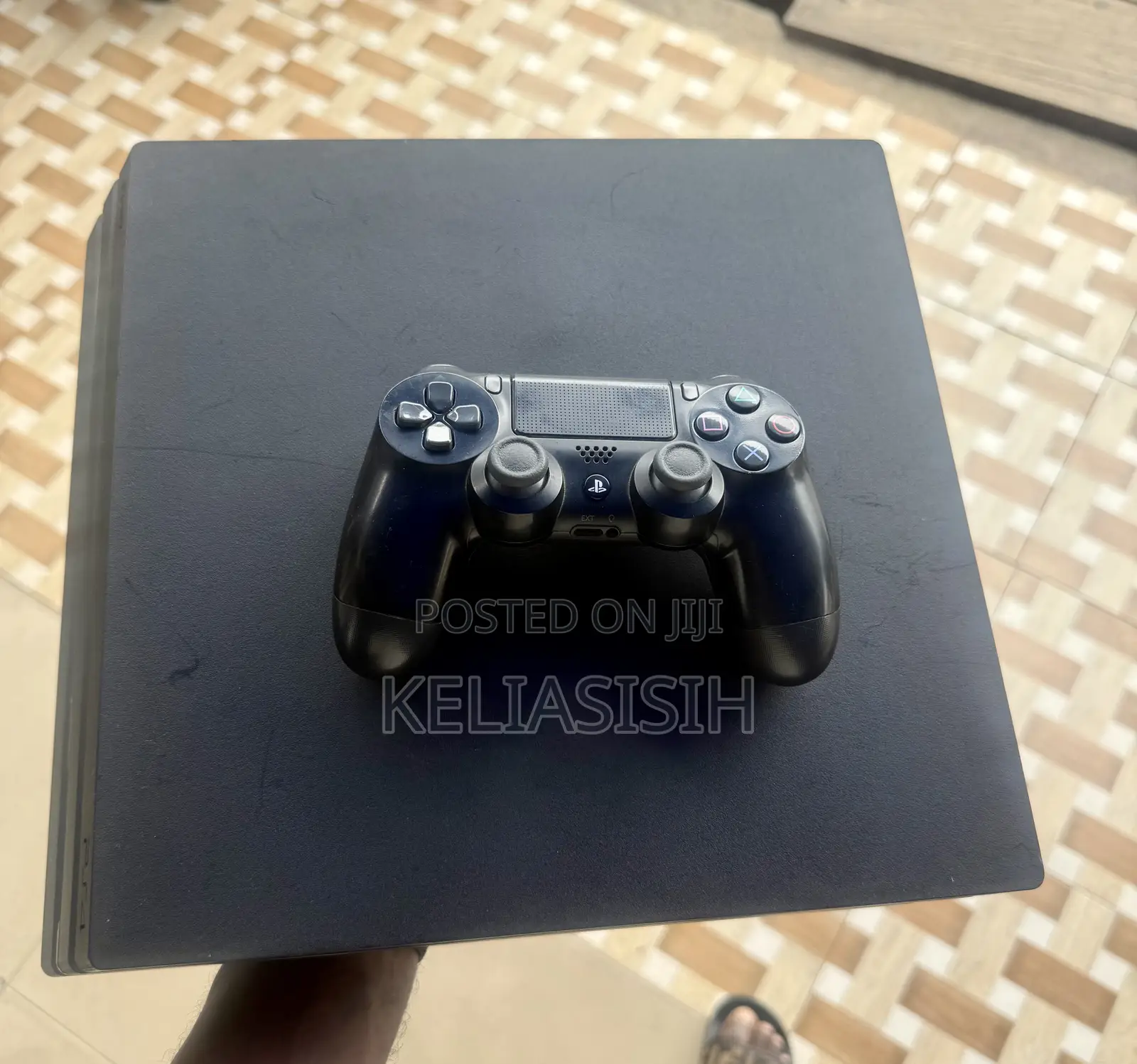 Playstation 4 Pro 1tb in Abelemkpe - Video Game Consoles, Kelly Asisih ...