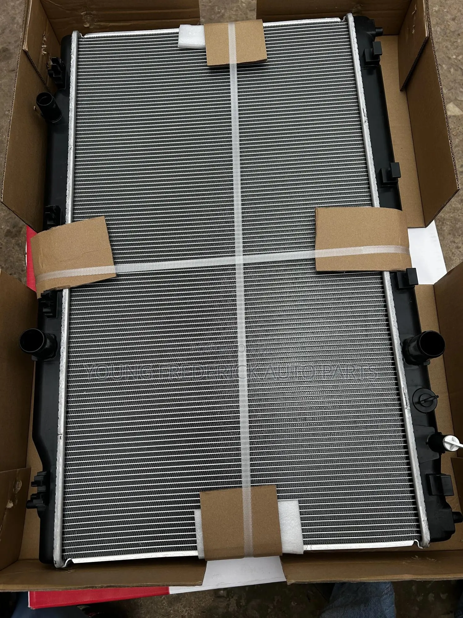 Honda Cr-v 2022 2023 Hybrid Radiator in Abossey Okai - Vehicle Parts ...
