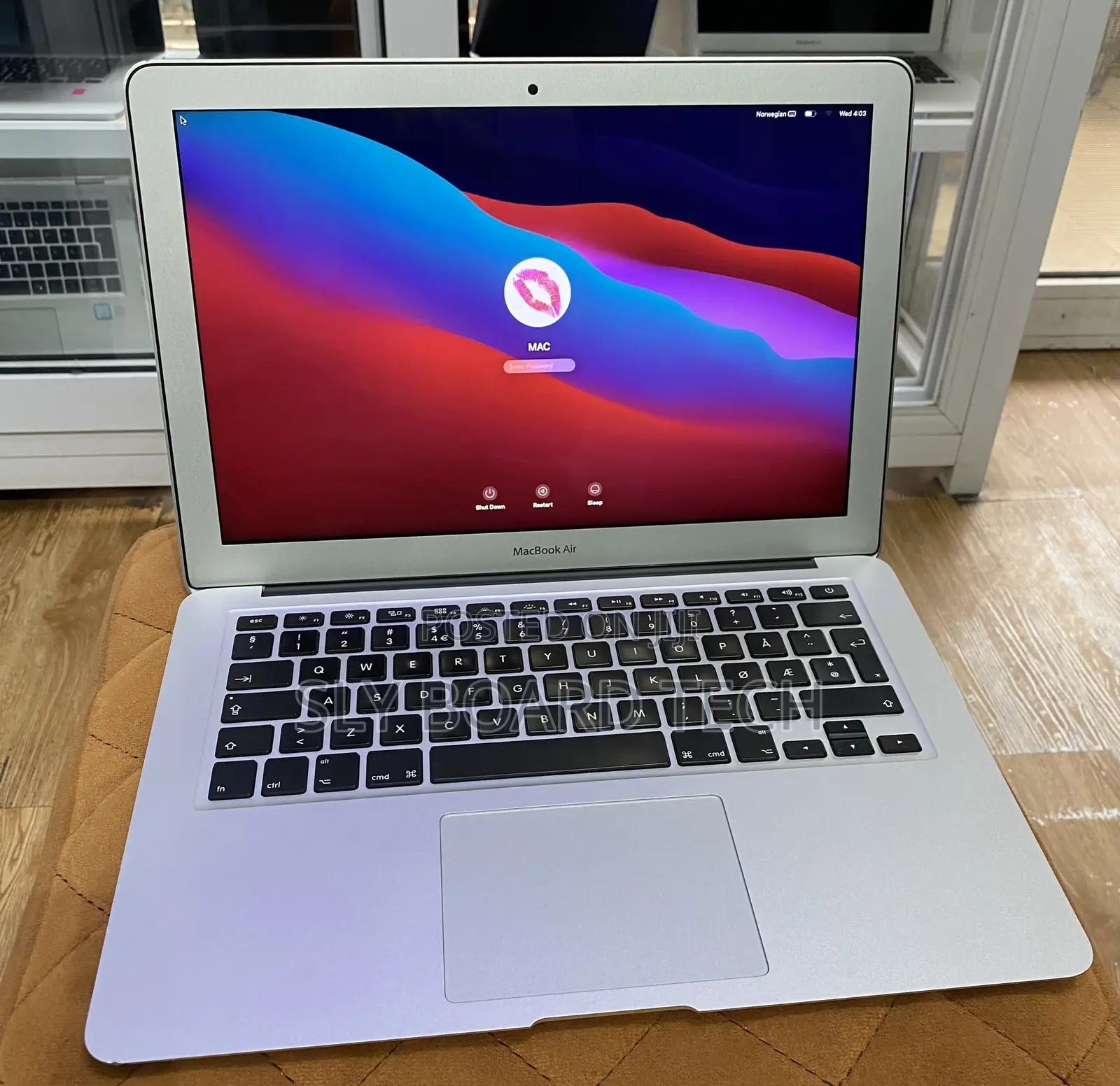 Laptop Apple MacBook Air 2017 8GB Intel Core I5 SSD 128GB in Circle ...