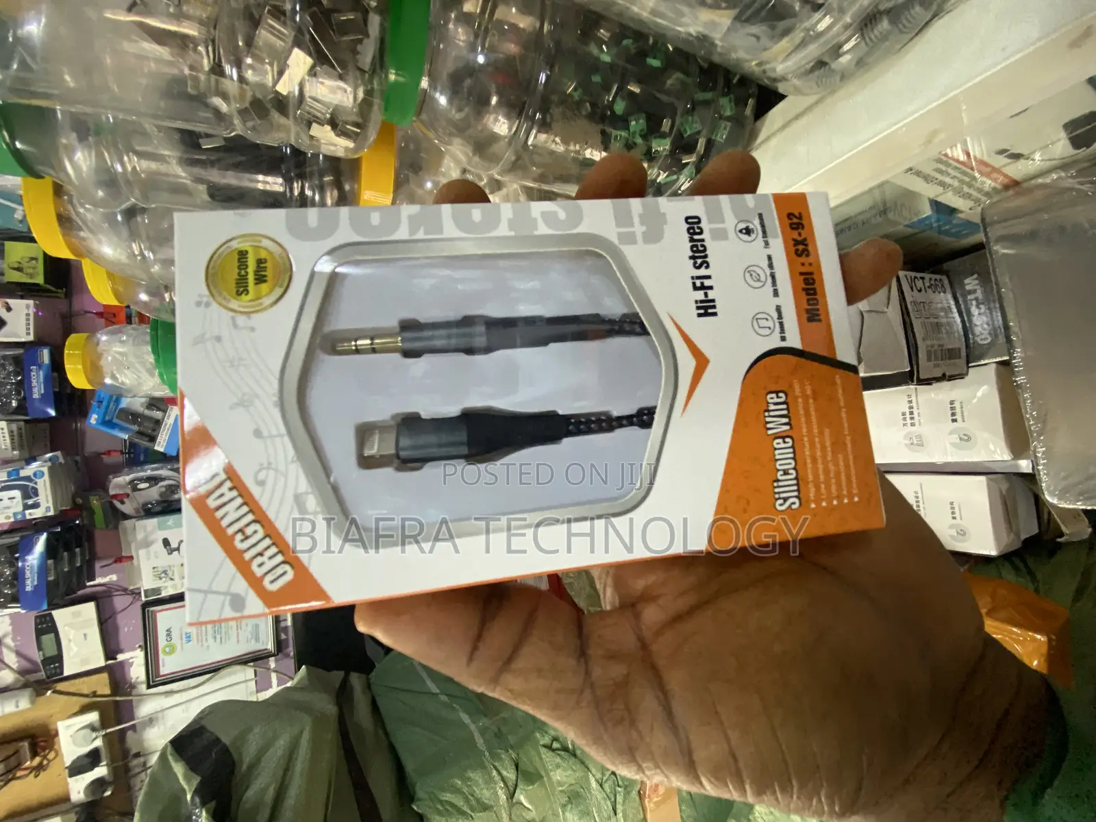 iPhone to Jack Pin Audio Adapter in Circle - Computer Accessories ...