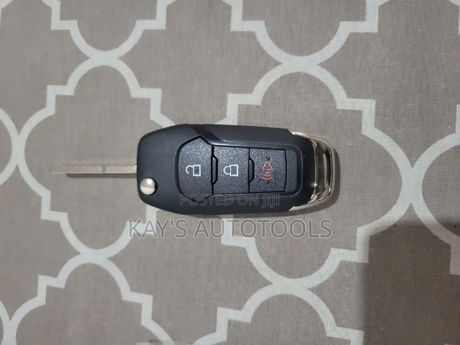 Ford Flip Key Complete With Chip, Board and Battery in Tema ...