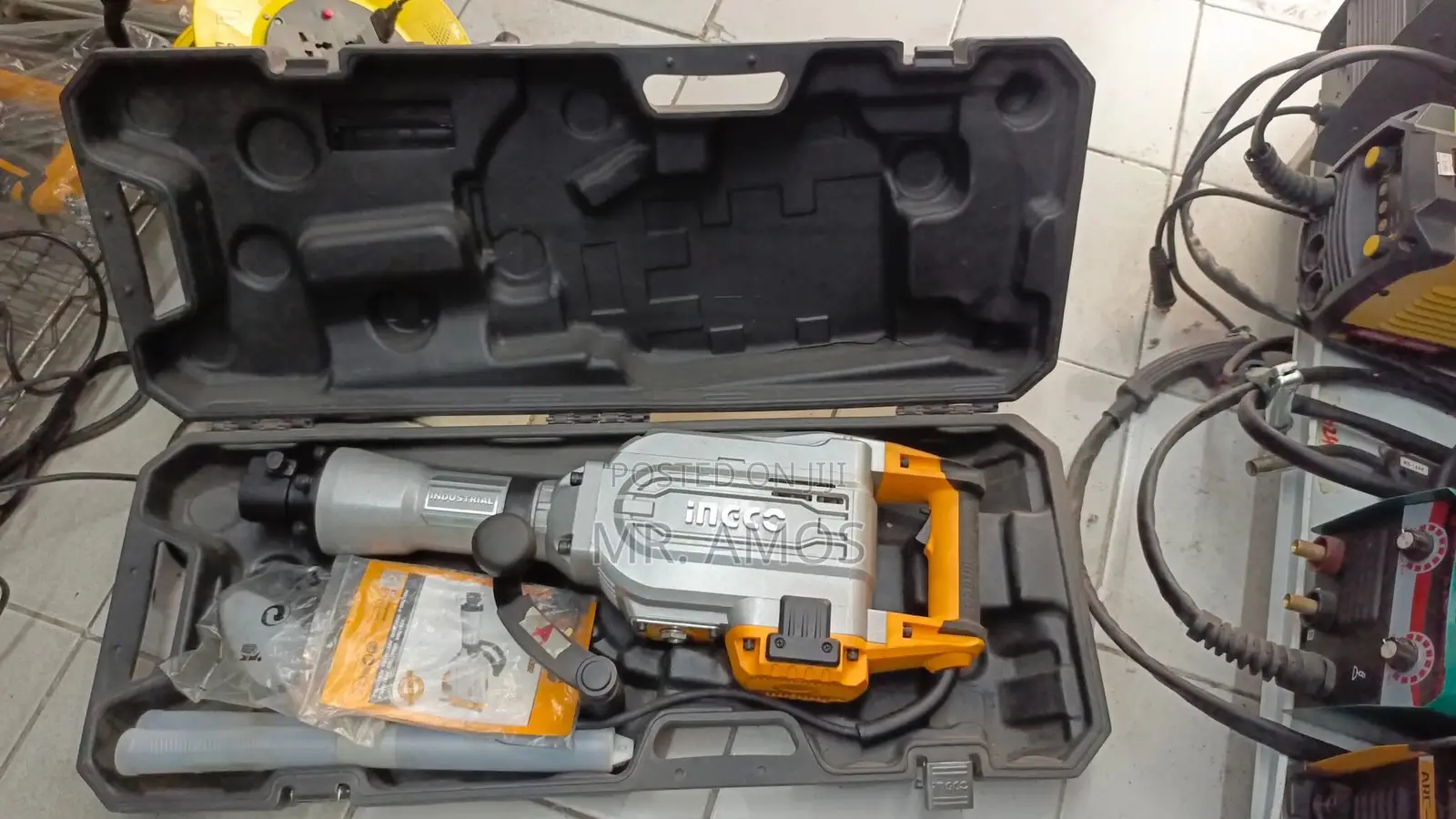 1700 Watt Demolition Breaker With 2pcs Chisels Included - Pdb17008 in ...