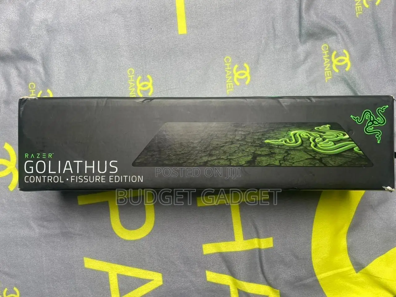 Razer Goliathus Extended Gaming Mousepad – Black in Tema Metropolitan ...