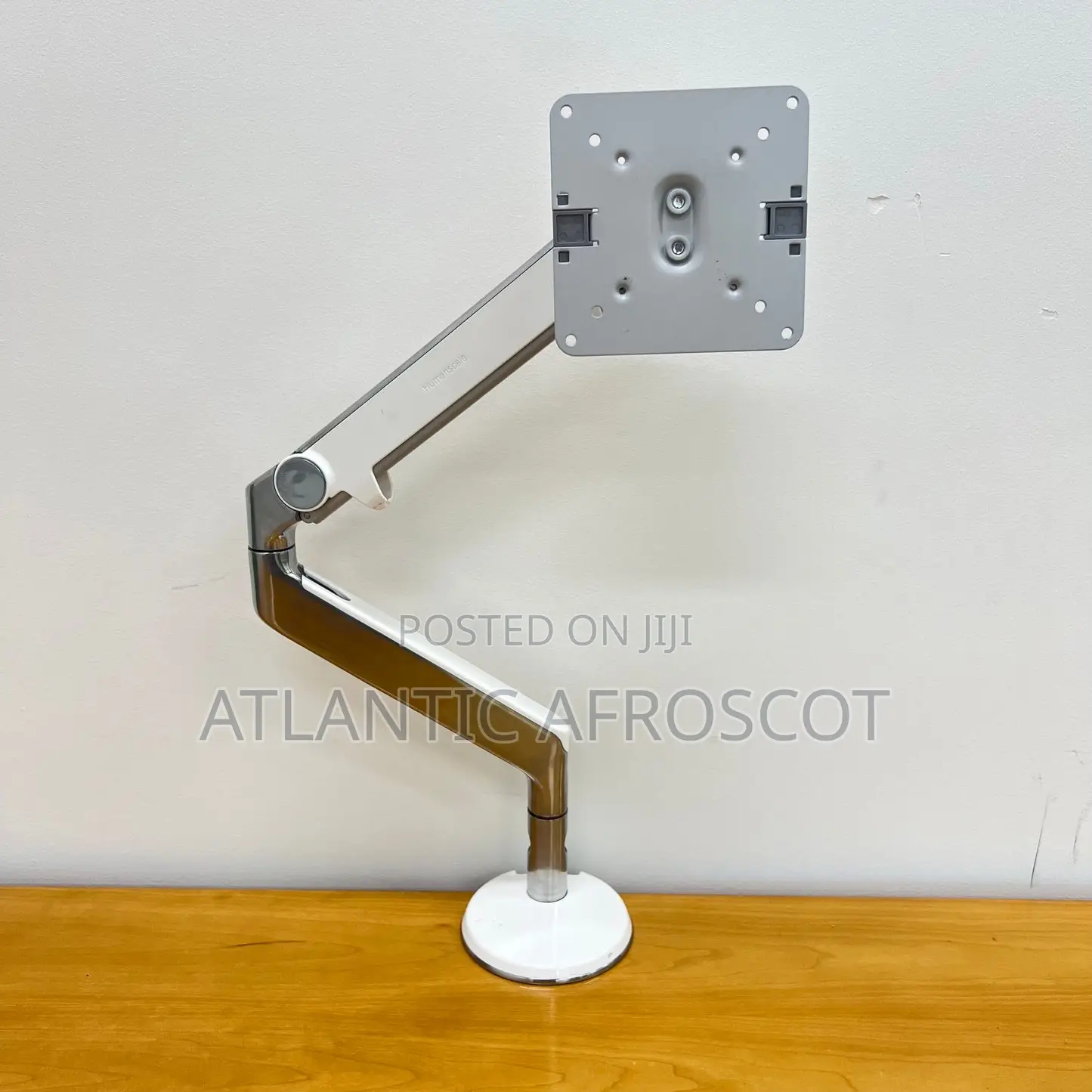 M8.1 Humanscale Monitor Mount ( Monitor Weight From 2.7kg - 12.7 Kg ...