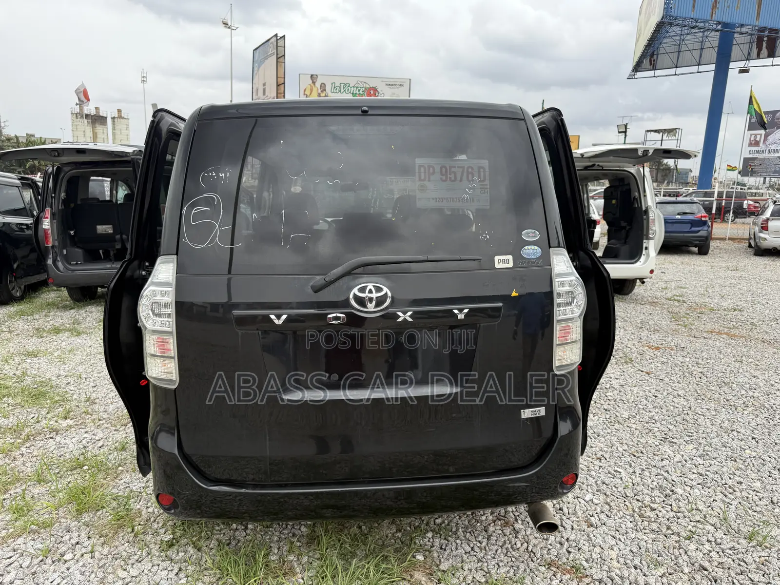Toyota Voxy 2013 Black in Kumasi Metropolitan - Cars, Abass Car Dealer ...
