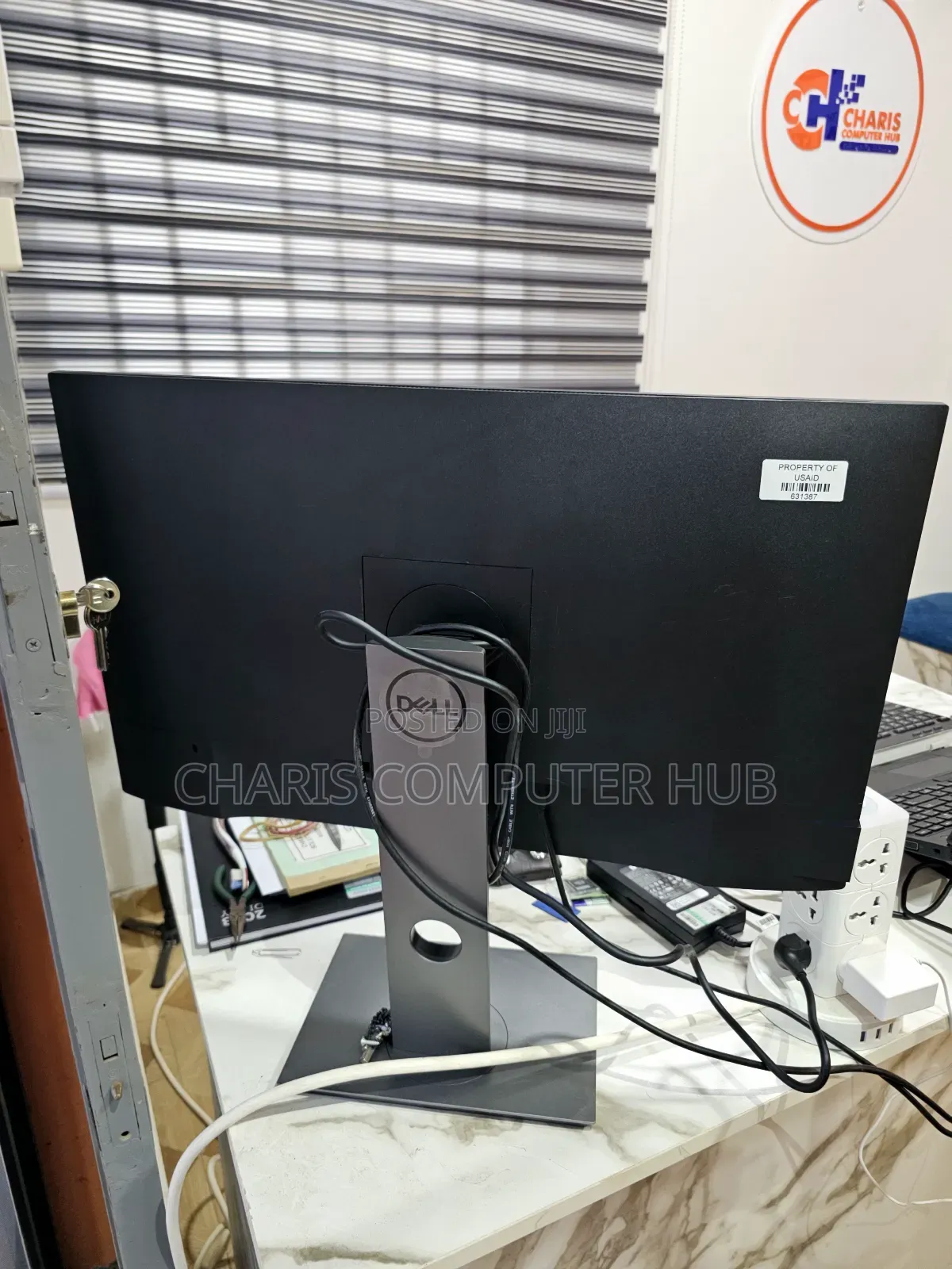 Original Dell 27 Inch Edgeless Monitor in Adenta - Computer Monitors ...