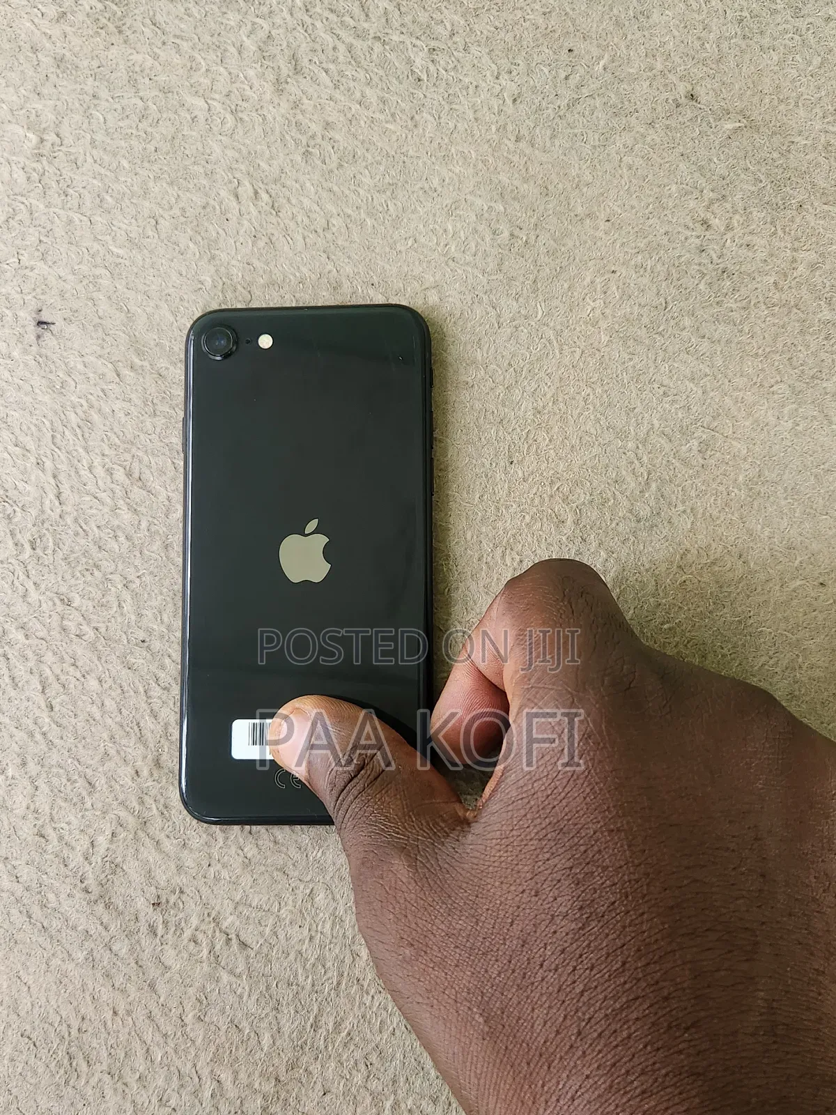 Apple iPhone SE (2020) 64 GB Black in Airport Residential Area - Mobile ...