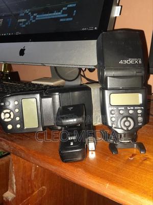 Canon 430ex Ii Speedlite + Yongnou 560iv Manual Flash + Trigger in ...