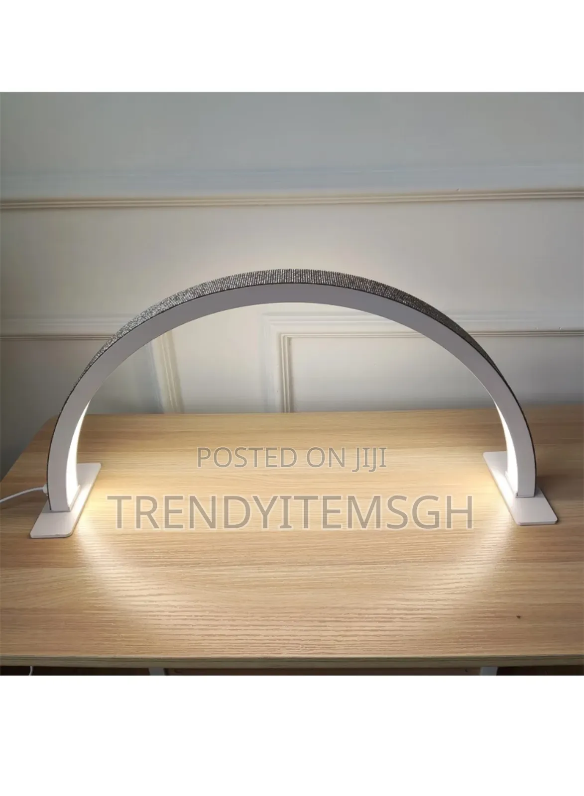 29w 30.5-Inch Led Half Moon Light for Nail Tables, Beauty Make Up in ...